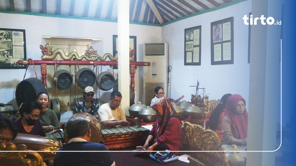 Merawat Sejarah Kemlayan lewat Sri Laras Dharmo Soeko