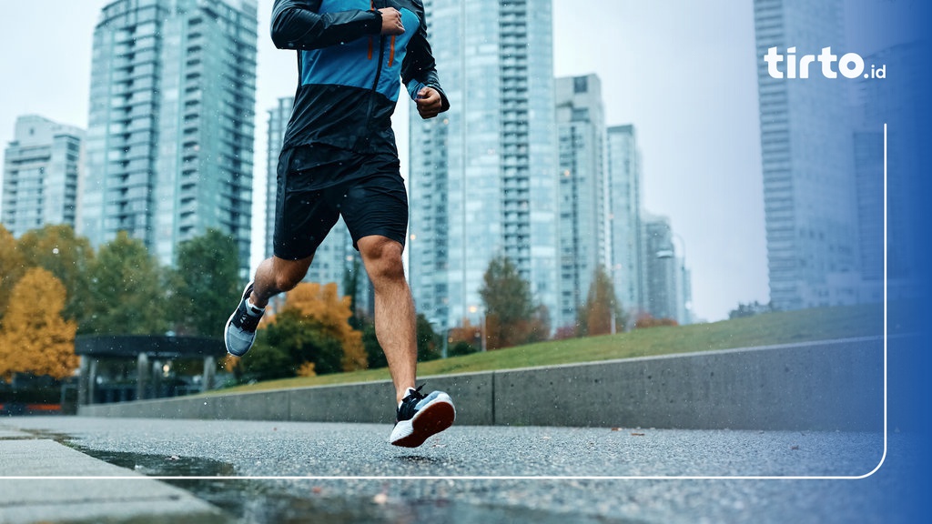 8 Rekomendasi Outfit Jogging Lari Pria Simple dan Terbaik
