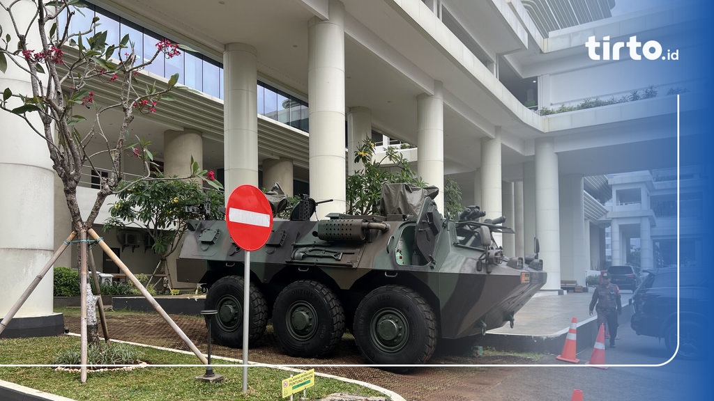 2 Rantis TNI Terparkir di Kejagung, Ada Apa?