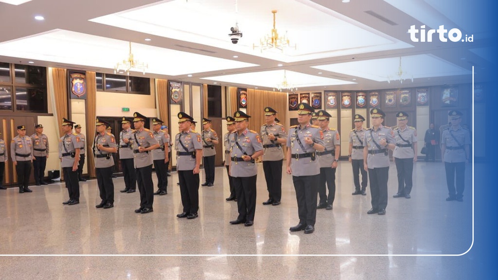 Kapolri Lantik 7 Pejabat Utama Mabes Polri & 7 Kapolda
