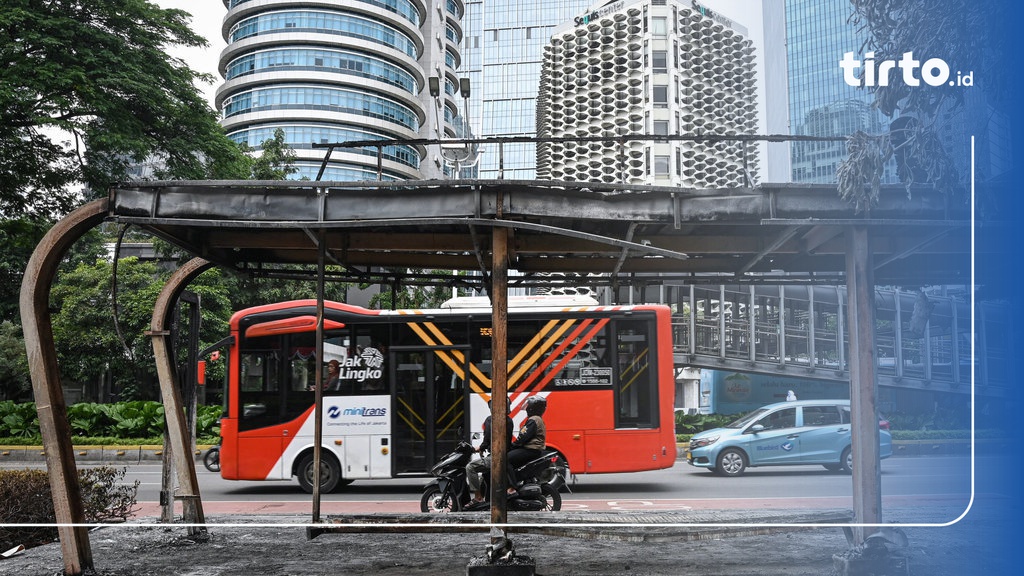 Transjakarta Beroperasi Penuh Layani Penumpang Hari Ini