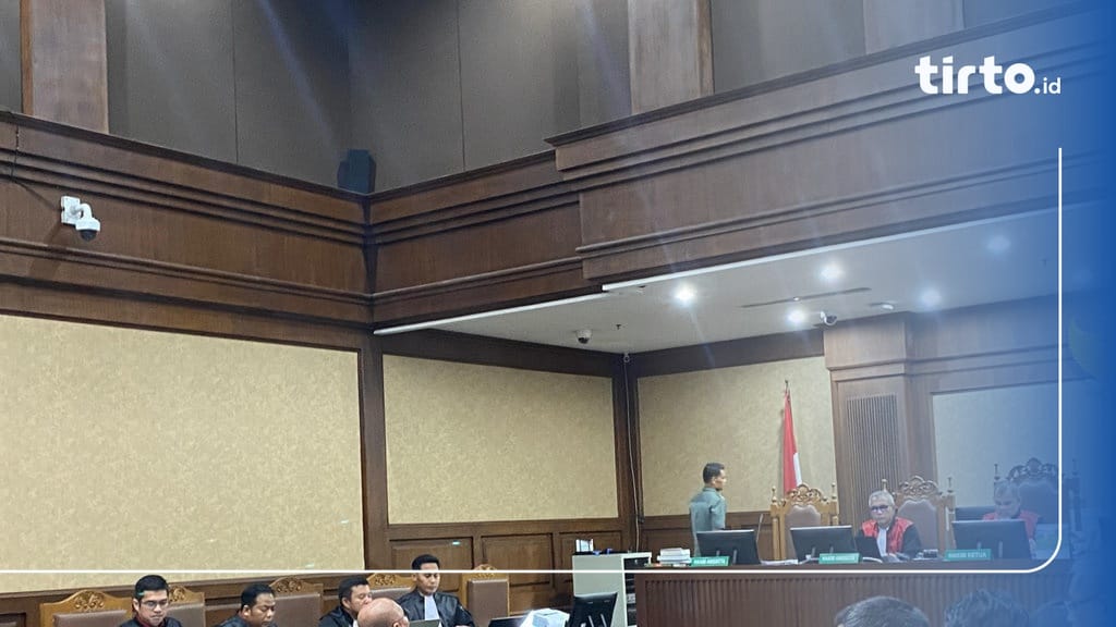 Tangis Ary Bakri di Sidang Kasus Suap Hakim: Saya Salahkan Diri
