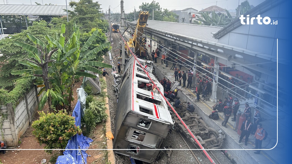 Korlantas Polri: KA Argo Bromo Hantam KRL saat Melaju 110 Km/Jam