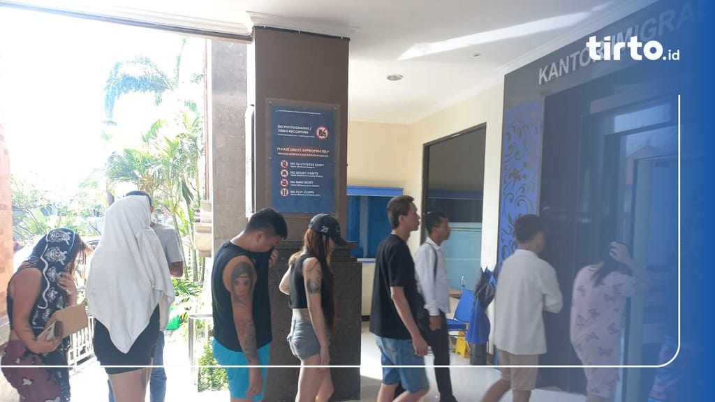 Polisi Gerebek Bakal Markas Scamming Internasional di Kuta