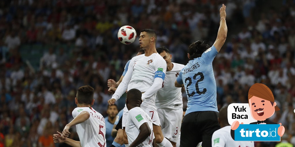 Teknik Menyundul Bola dan Cara Heading Sepak Bola yang Benar