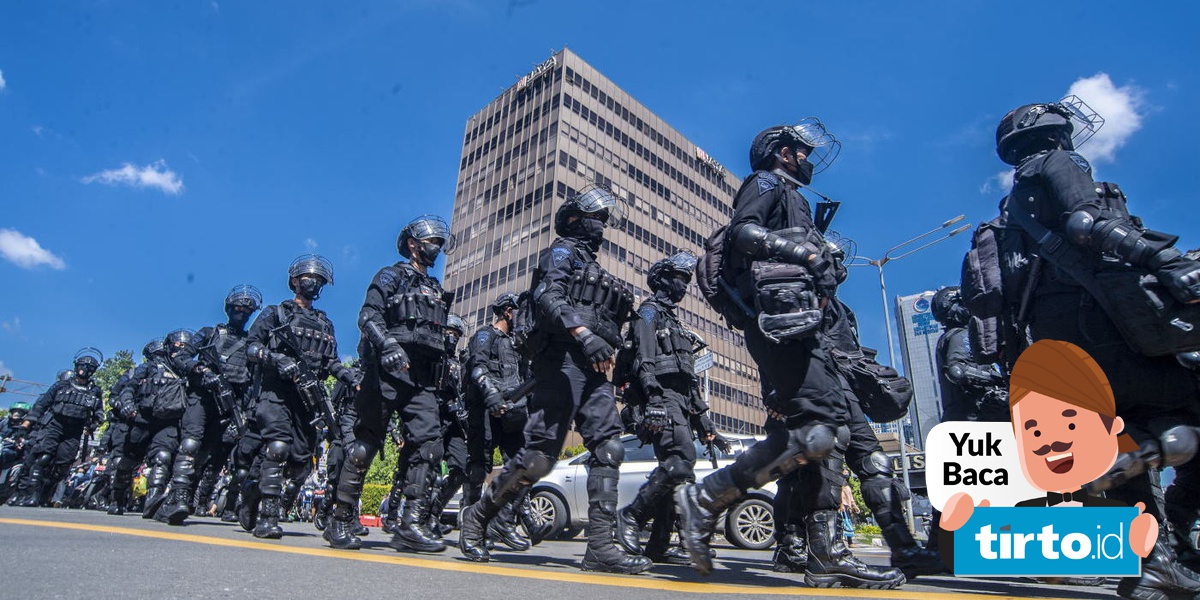 Kewajiban dan Larangan Etika Kemasyarakatan Kode Etik Polisi