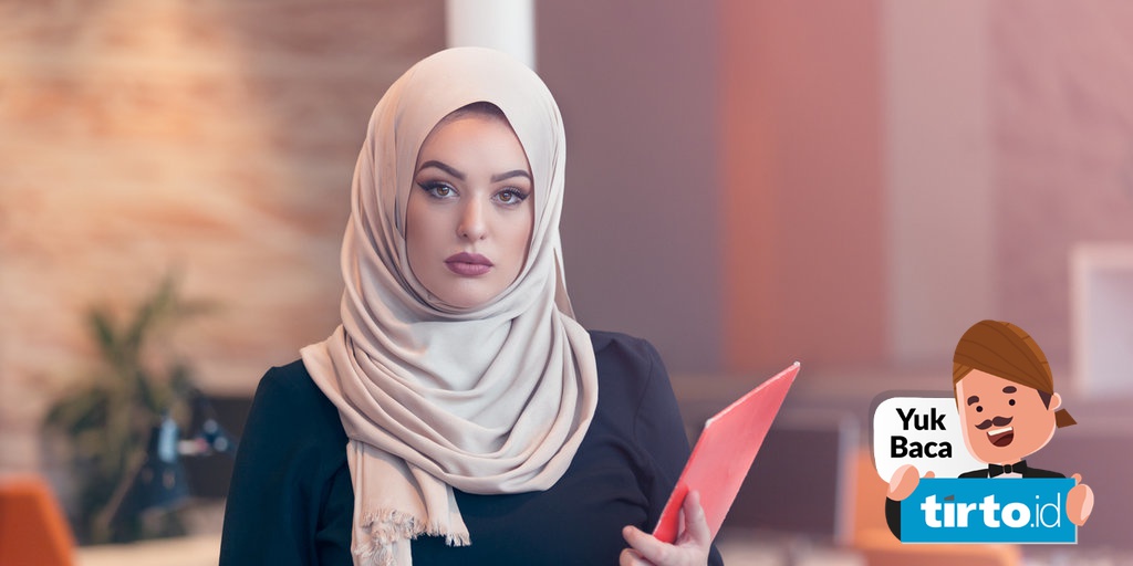 Ide Mix and Match Warna Kerudung yang Cocok dengan Gamis Hitam