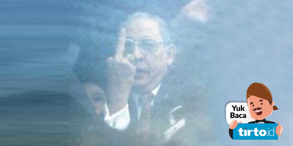 Kisah di Balik Foto Ali Alatas Acungkan Jari Tengah yang Viral